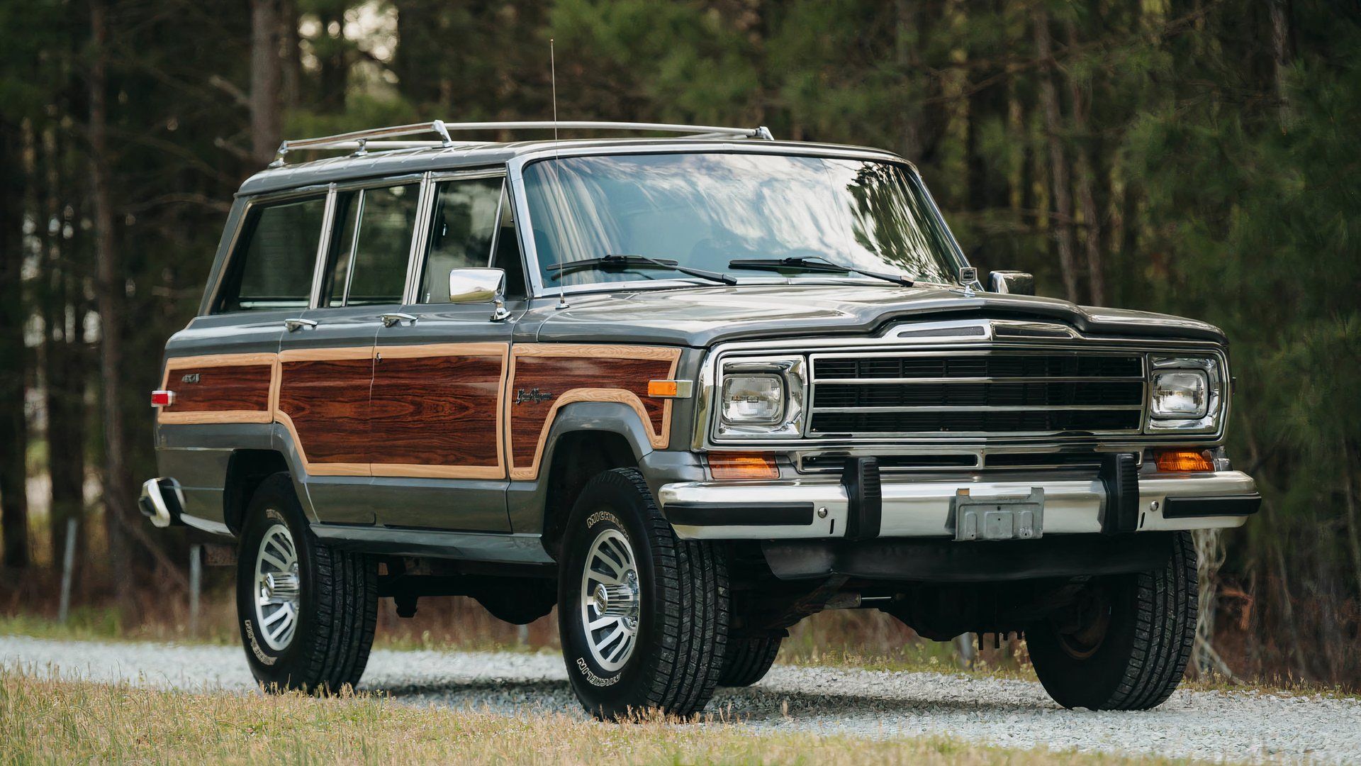 10 Underrated Luxury SUVs from The '90s That Are Now Dirt Cheap