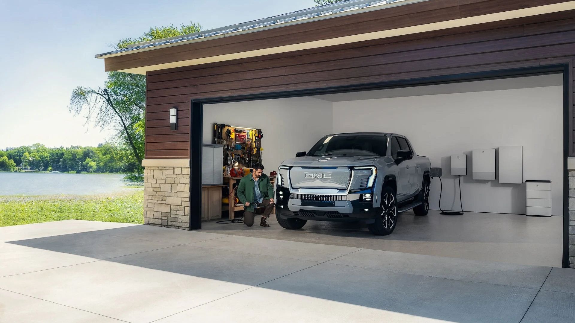 GM EV Owners Eligible For $4,500 Off ‘Vehicle-to-Everything’ Pilot