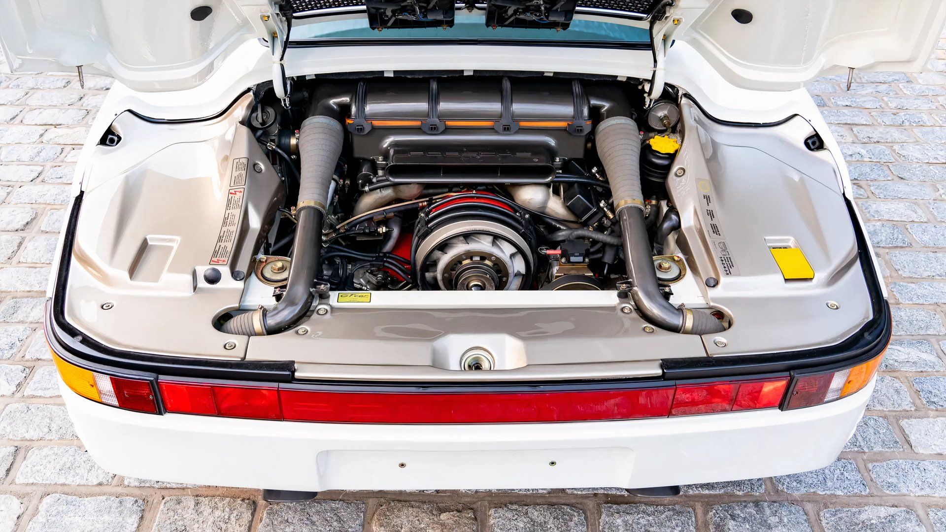 How the Porsche 959 Became The Supercar That Time Can’t Touch