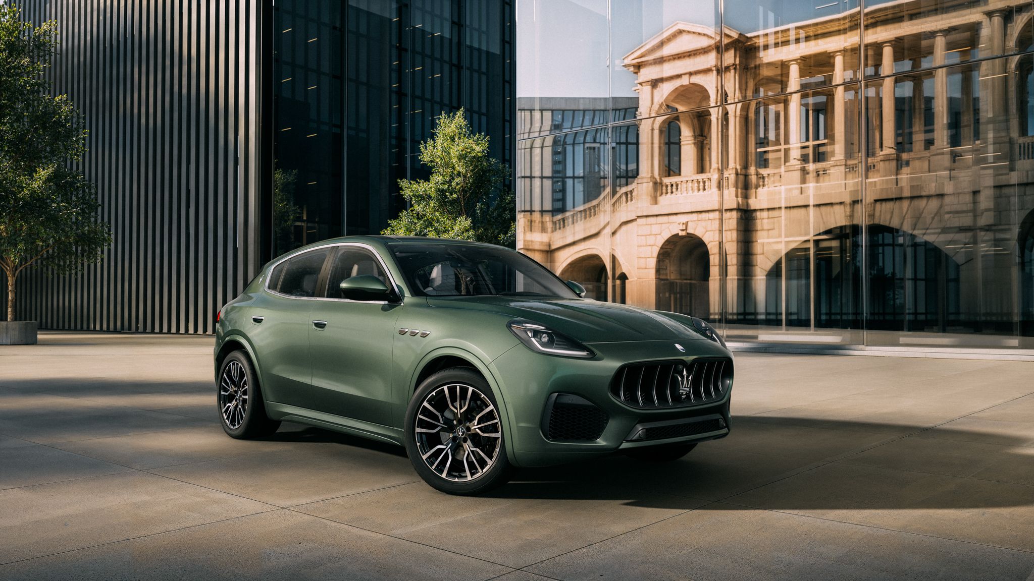 The Maserati Grecale Now Offers Over 2,000 Color Combinations