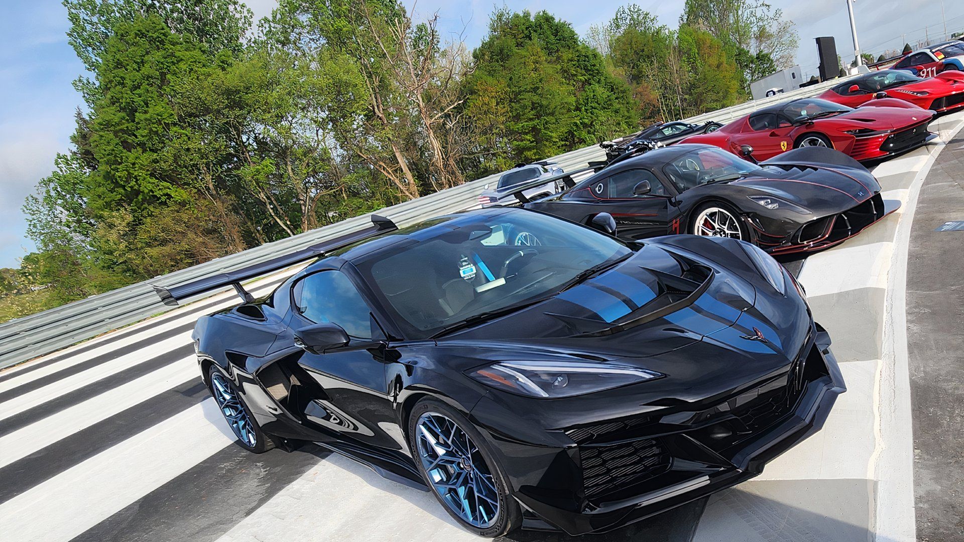 10 Supercars From The '90s That Deserve a Comeback