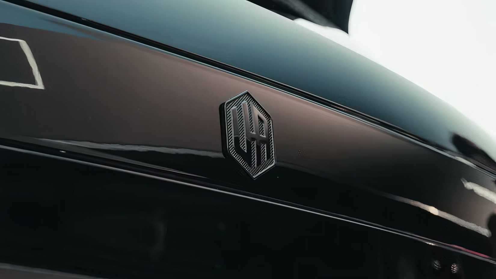 Goodwood Roars: Urban's 635-HP V8 XRS Range Rover Sport Unleashed