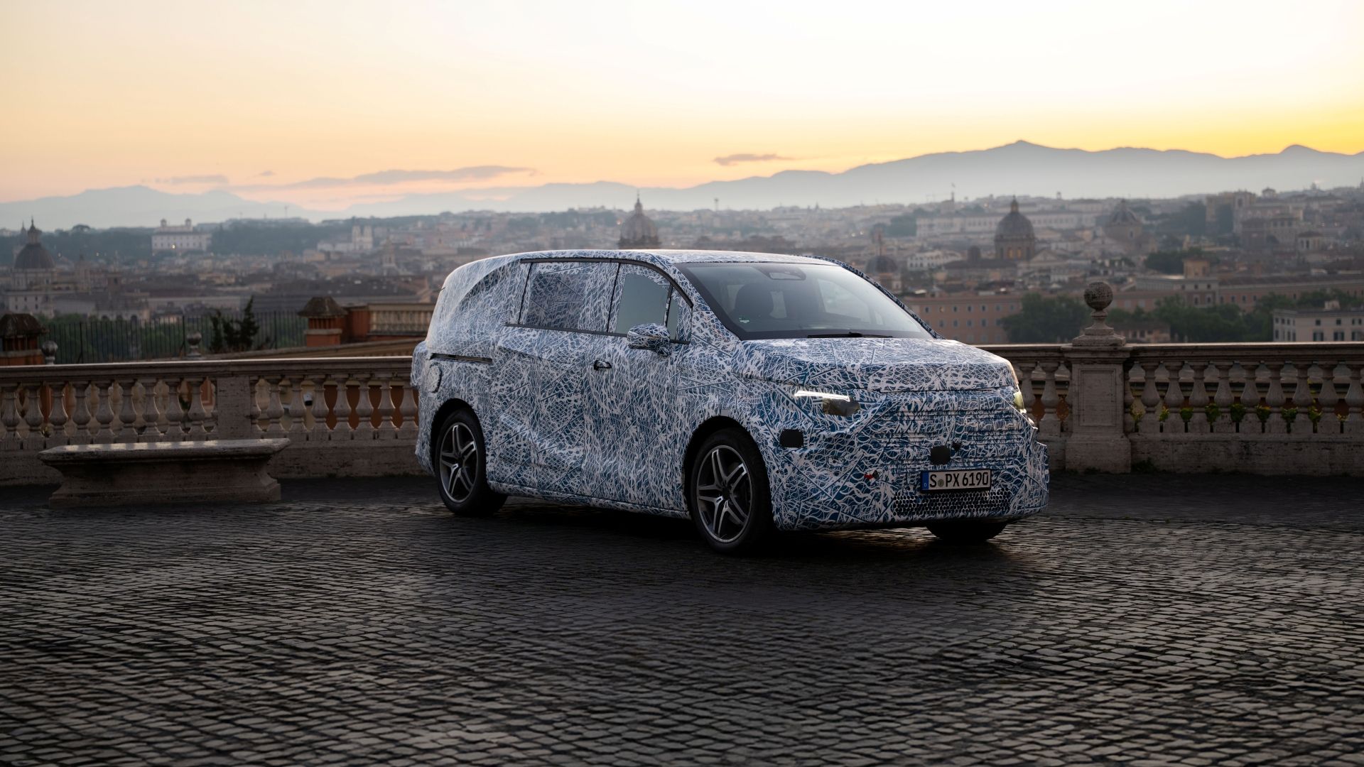 EV News You Might Have Missed: Mercedes Gets Artsy, Tesla Readies New ...
