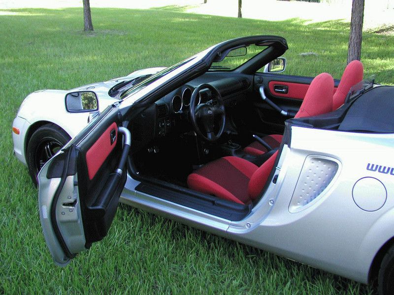 Toyota MR2 Spyder - Performance, Price, and Photos