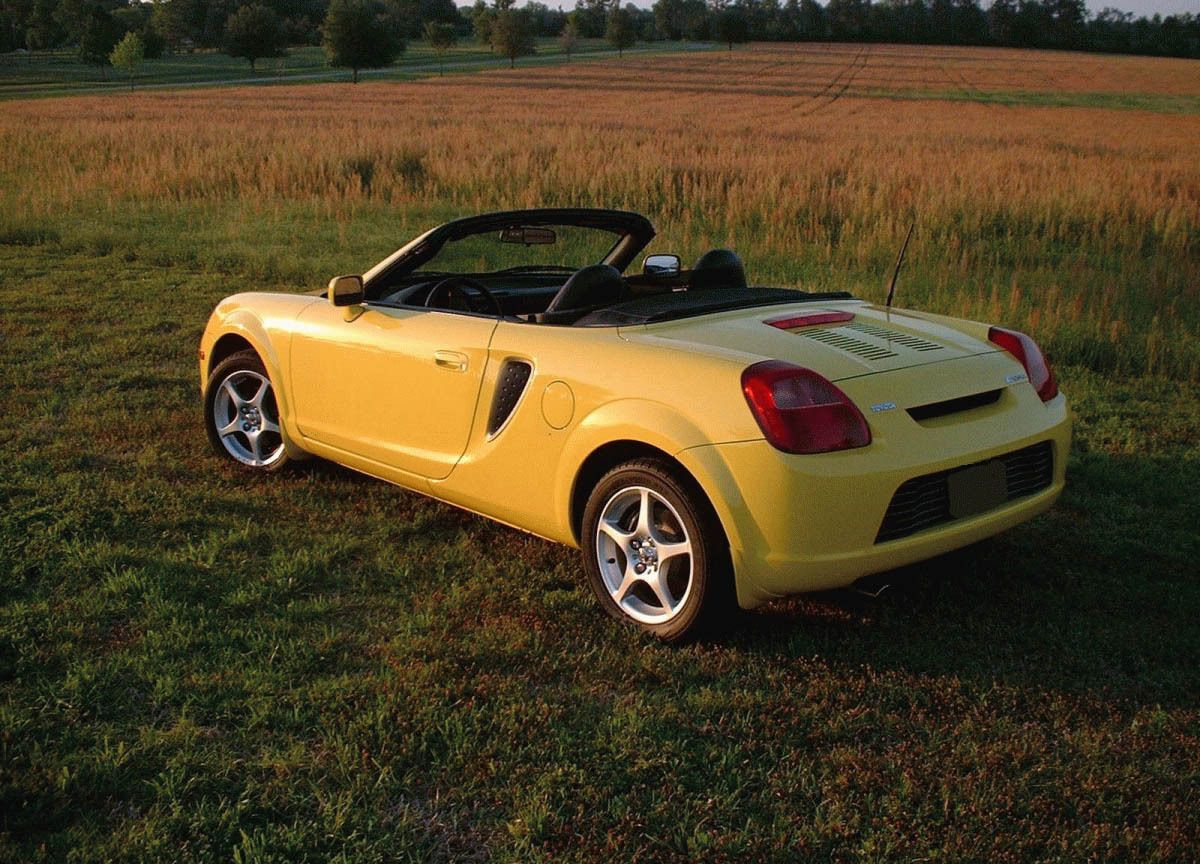 Toyota MR2 Spyder - Performance, Price, and Photos