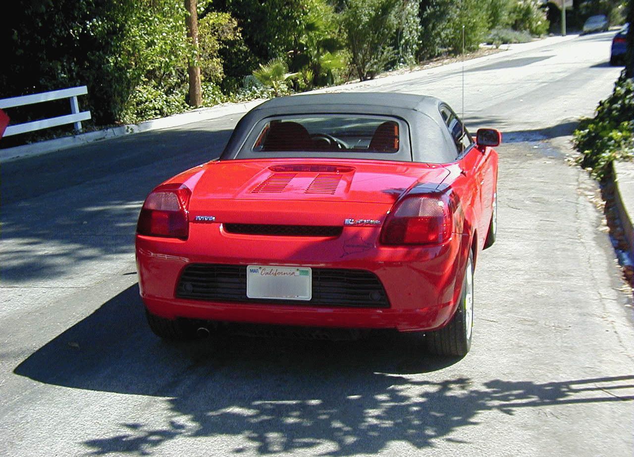 Toyota MR2 Spyder - Performance, Price, and Photos