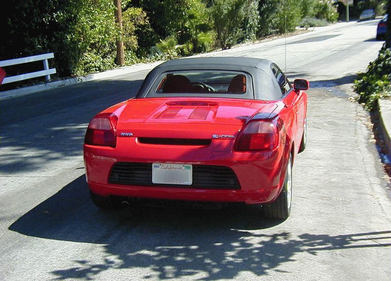 Toyota MR2 Spyder - Performance, Price, and Photos