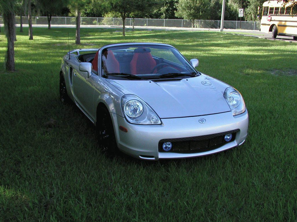 Toyota MR2 Spyder - Performance, Price, and Photos