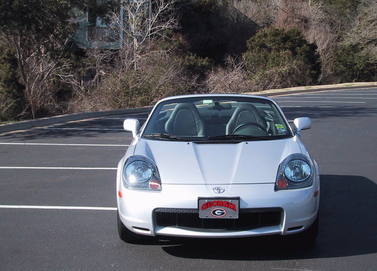 Toyota MR2 Spyder - Performance, Price, and Photos