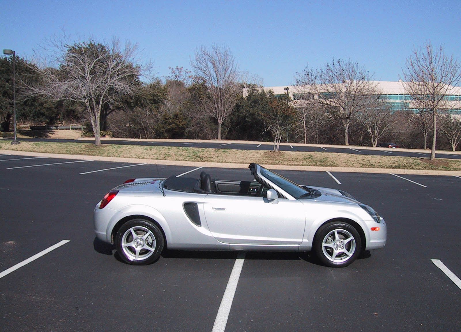 Toyota MR2 Spyder - Performance, Price, and Photos