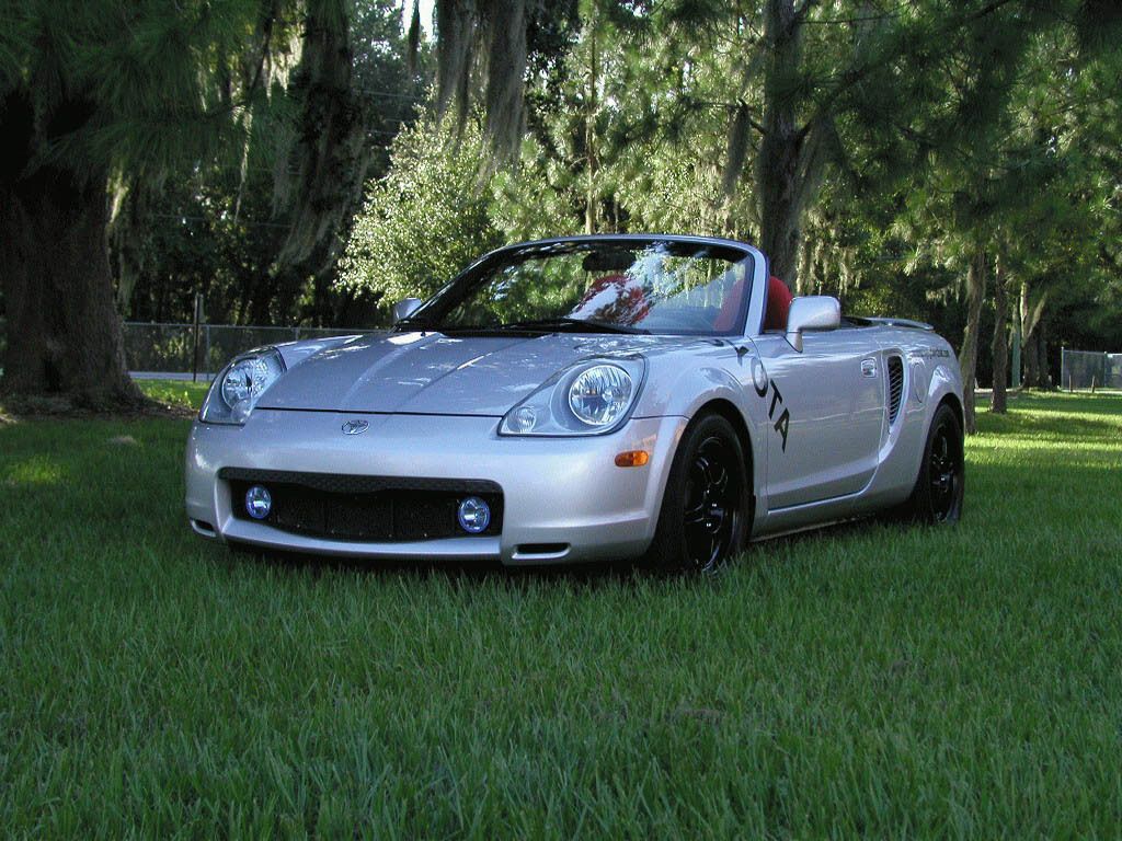 Toyota MR2 Spyder - Performance, Price, and Photos