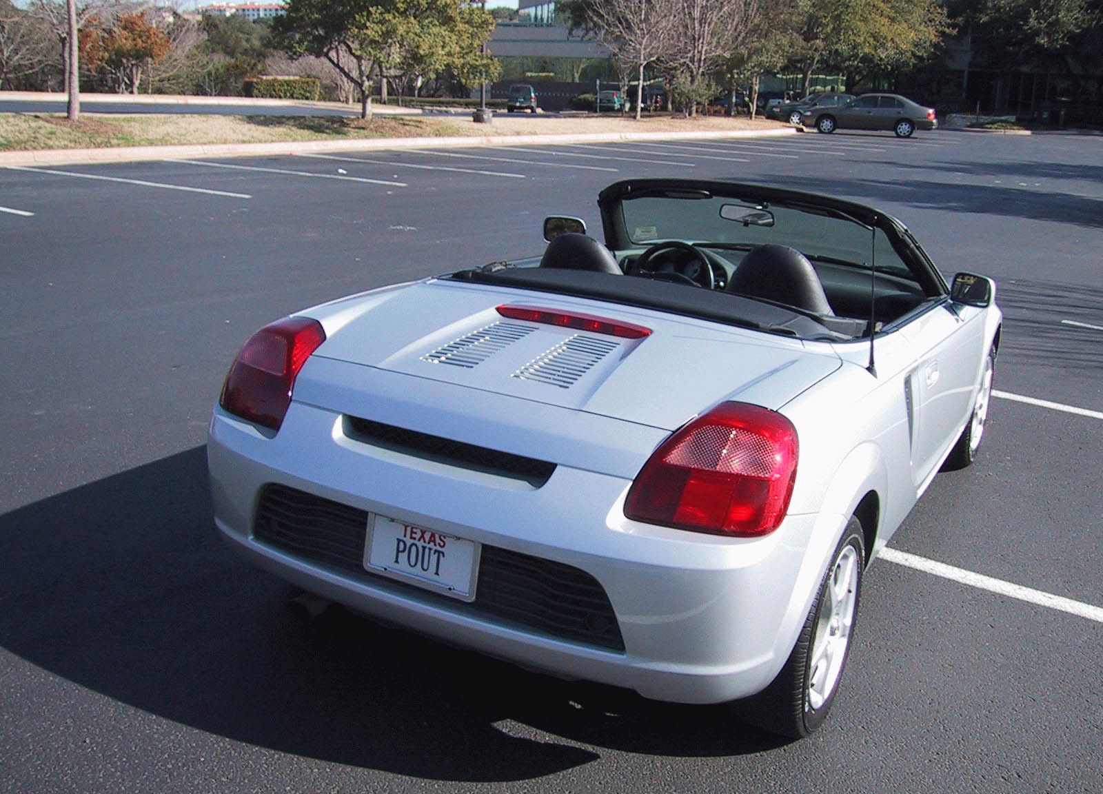 Toyota MR2 Spyder - Performance, Price, and Photos