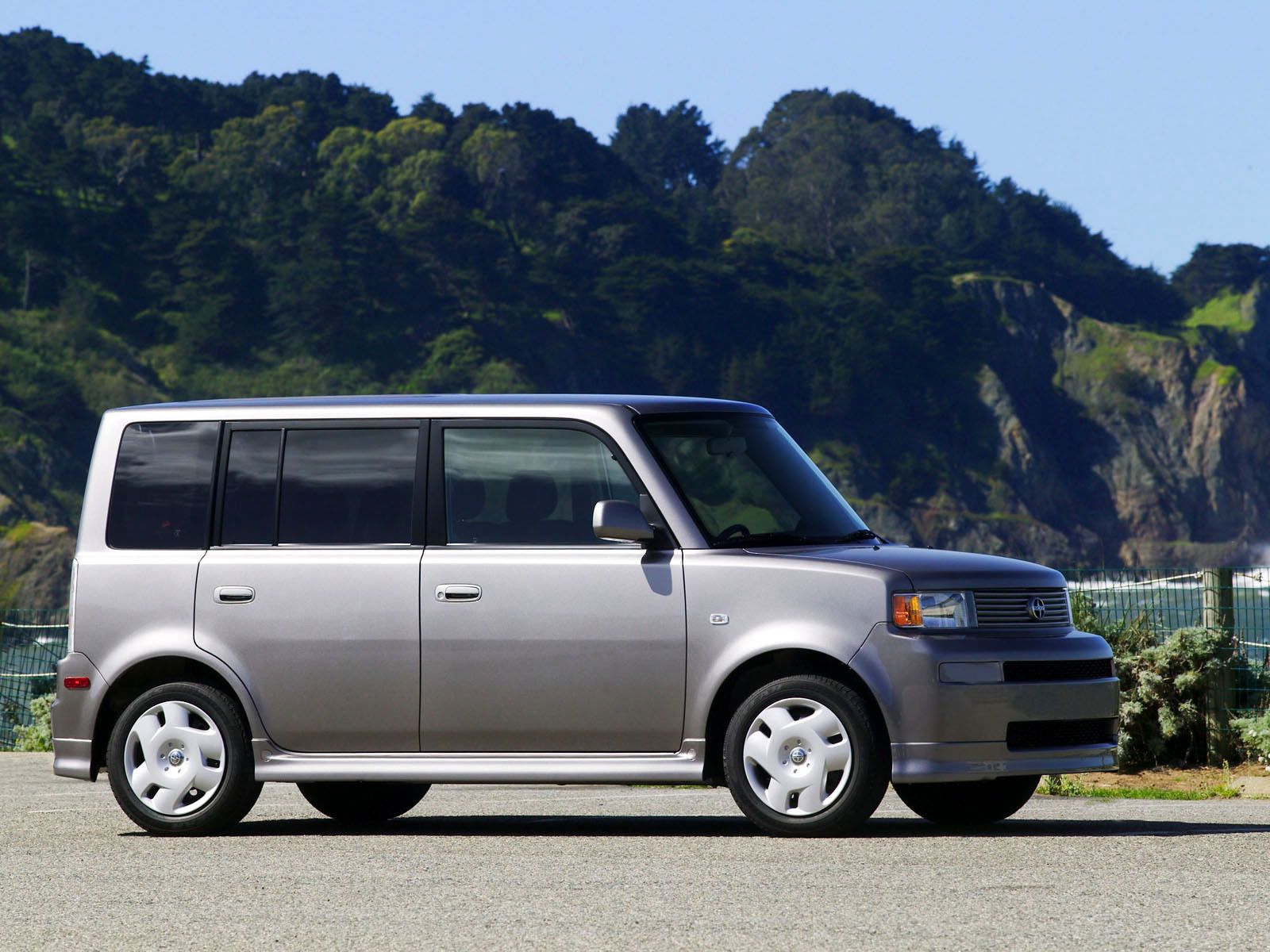 2004 Scion xB Series 1.0