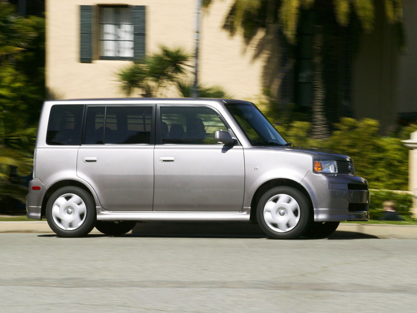 2004 Scion xB Series 1.0