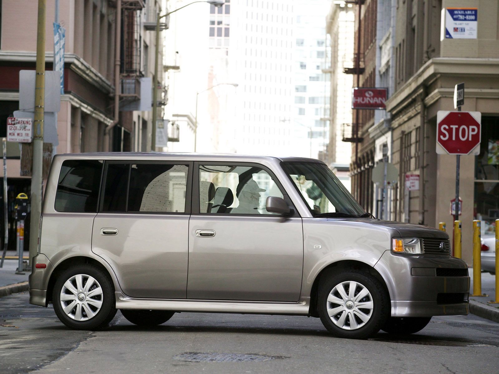 2004 Scion xB Series 1.0