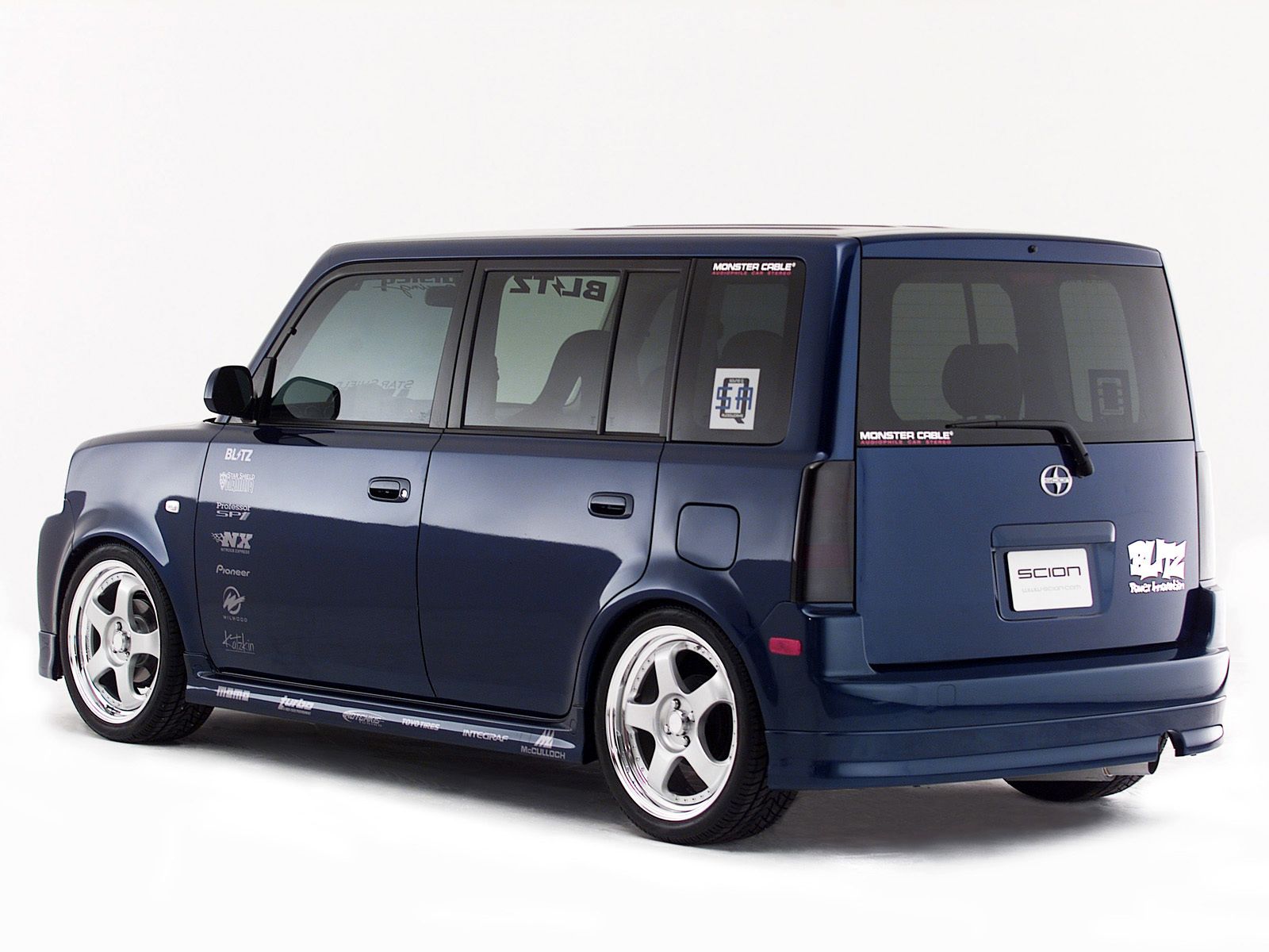 2004 Scion xB Series 1.0