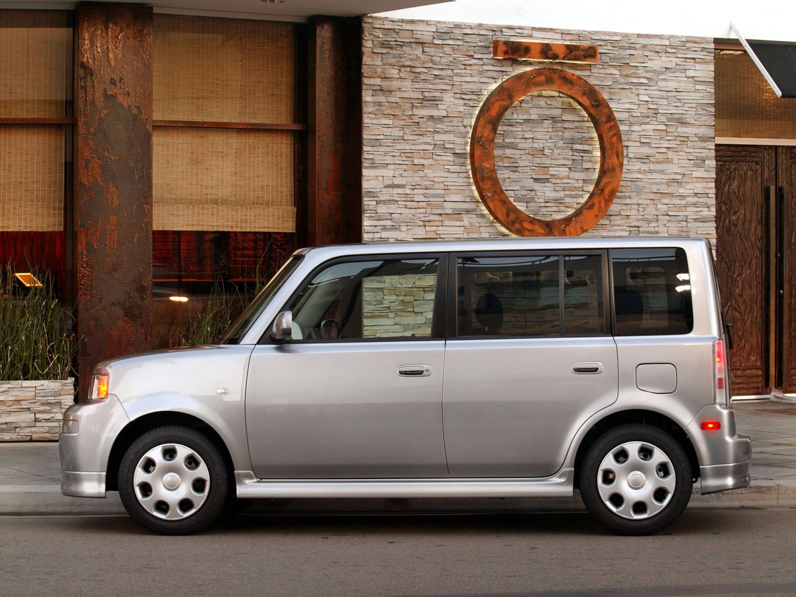 2004 Scion xB Series 1.0