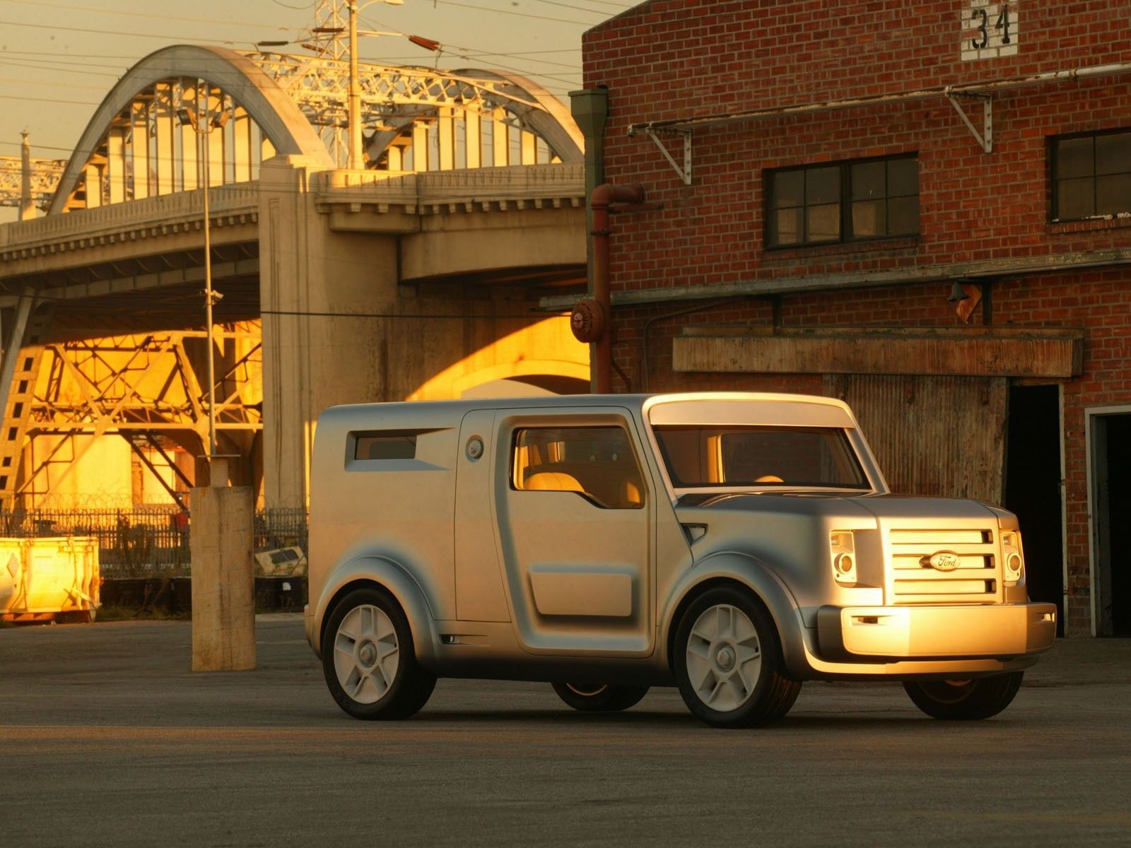 2005 Ford SYNUS