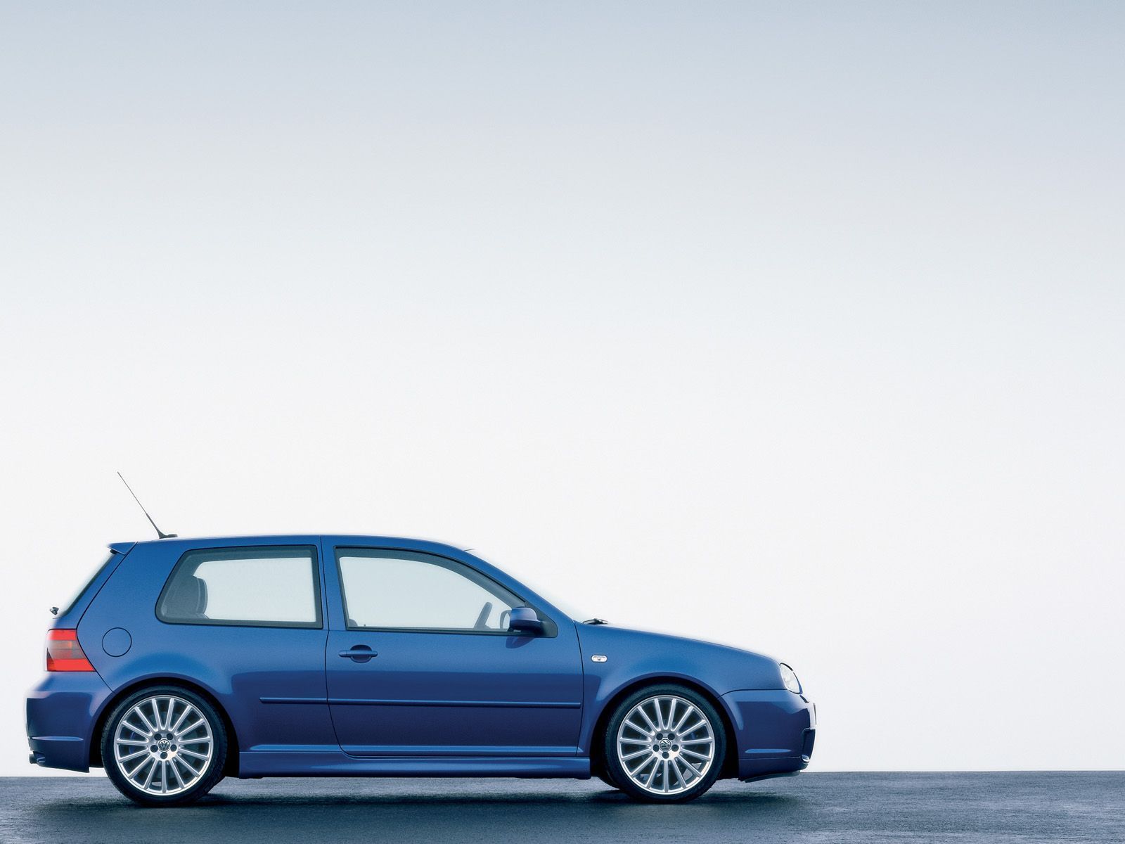 2005 Volkswagen Golf R32