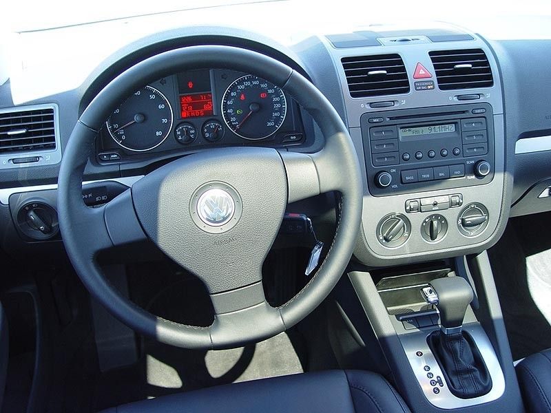 2006 Volkswagen Jetta TDI - roomier, powerful and quieter