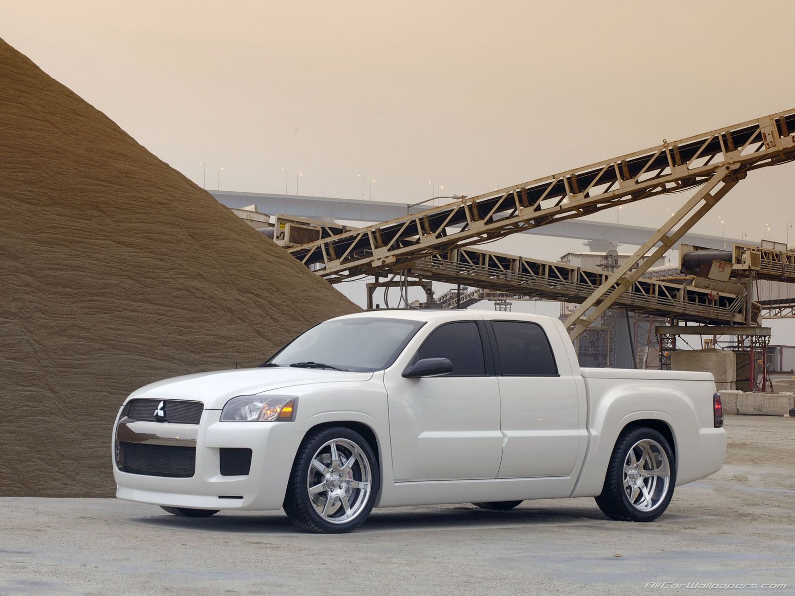 2006 Mitsubishi Street Raider