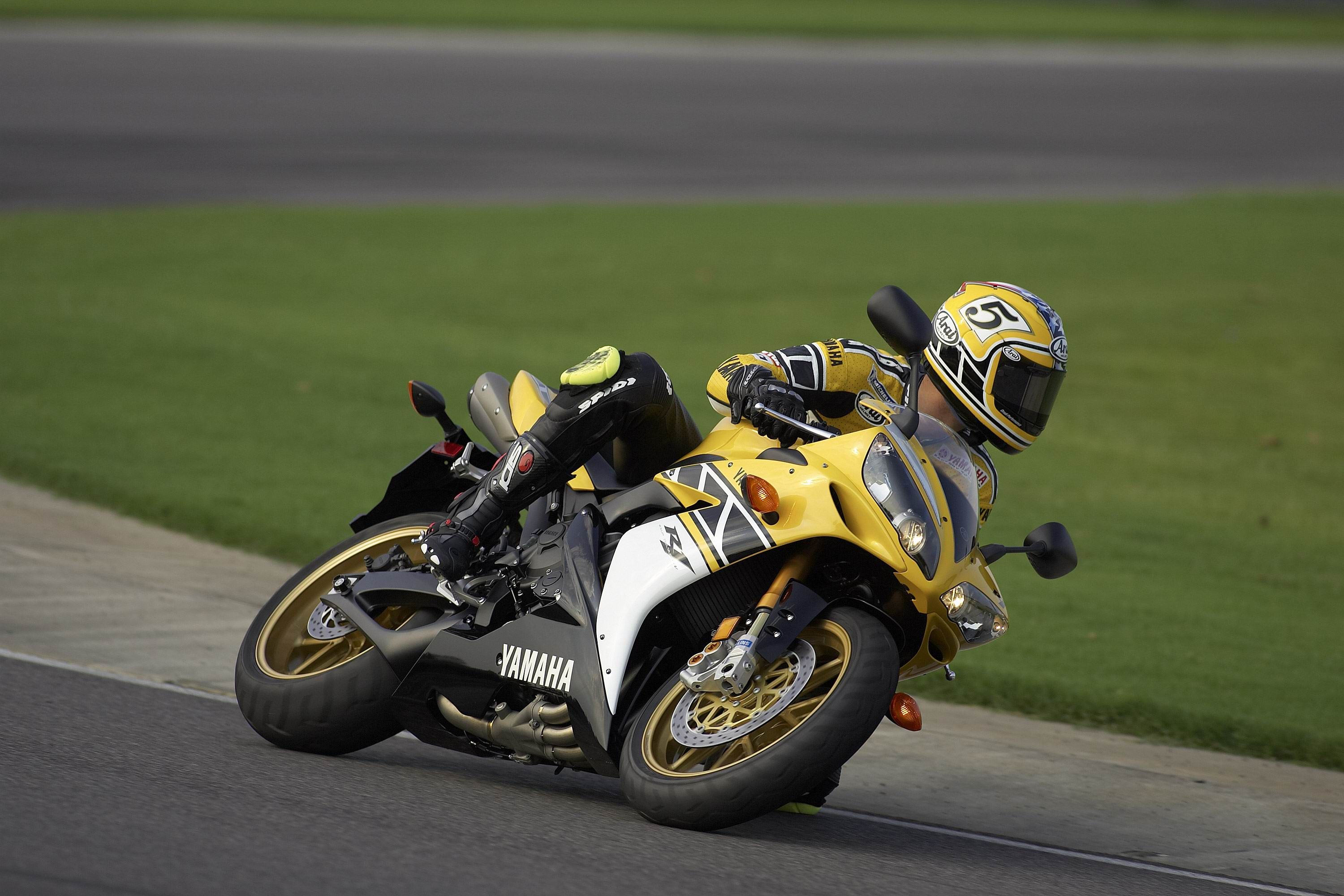 Yamaha YZF-R1 - 25 Years Of The True-Blue Superbike