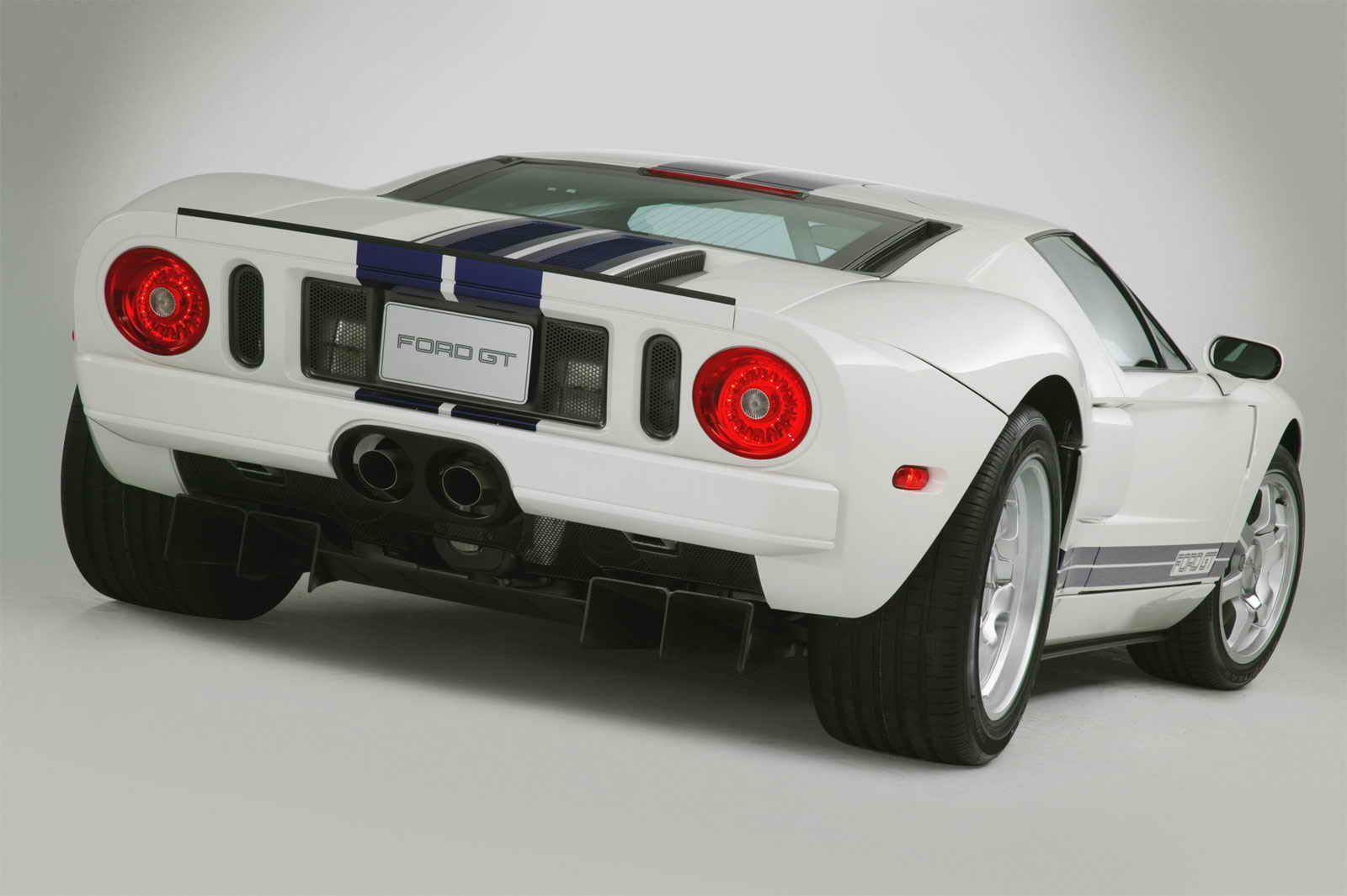 Ford GT - Performance, Price, and Photos