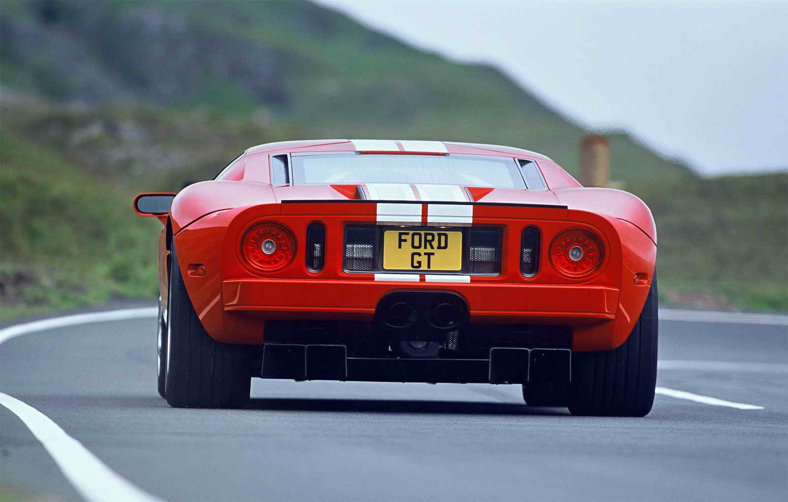 Ford GT - Performance, Price, and Photos