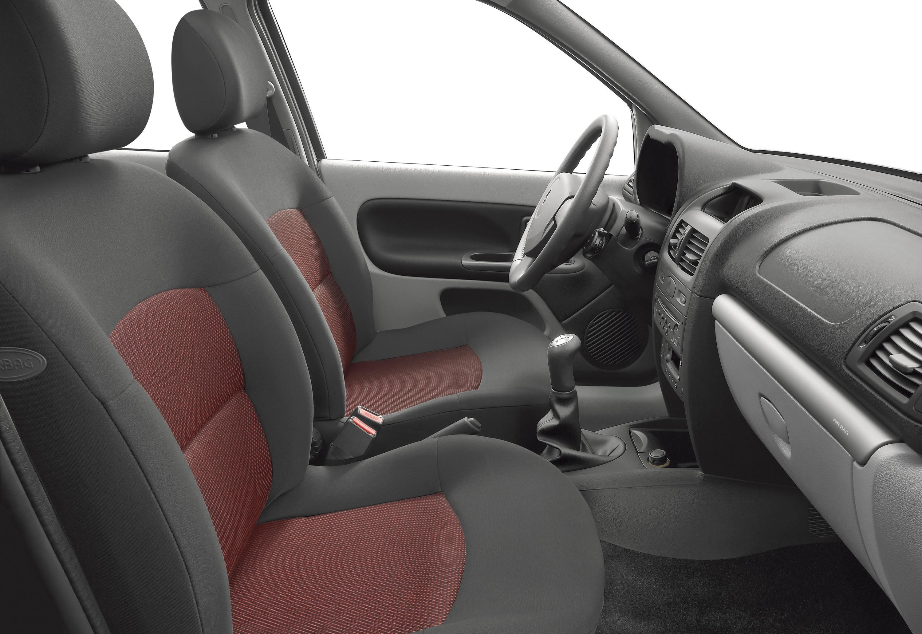 2007 Renault Clio three-box