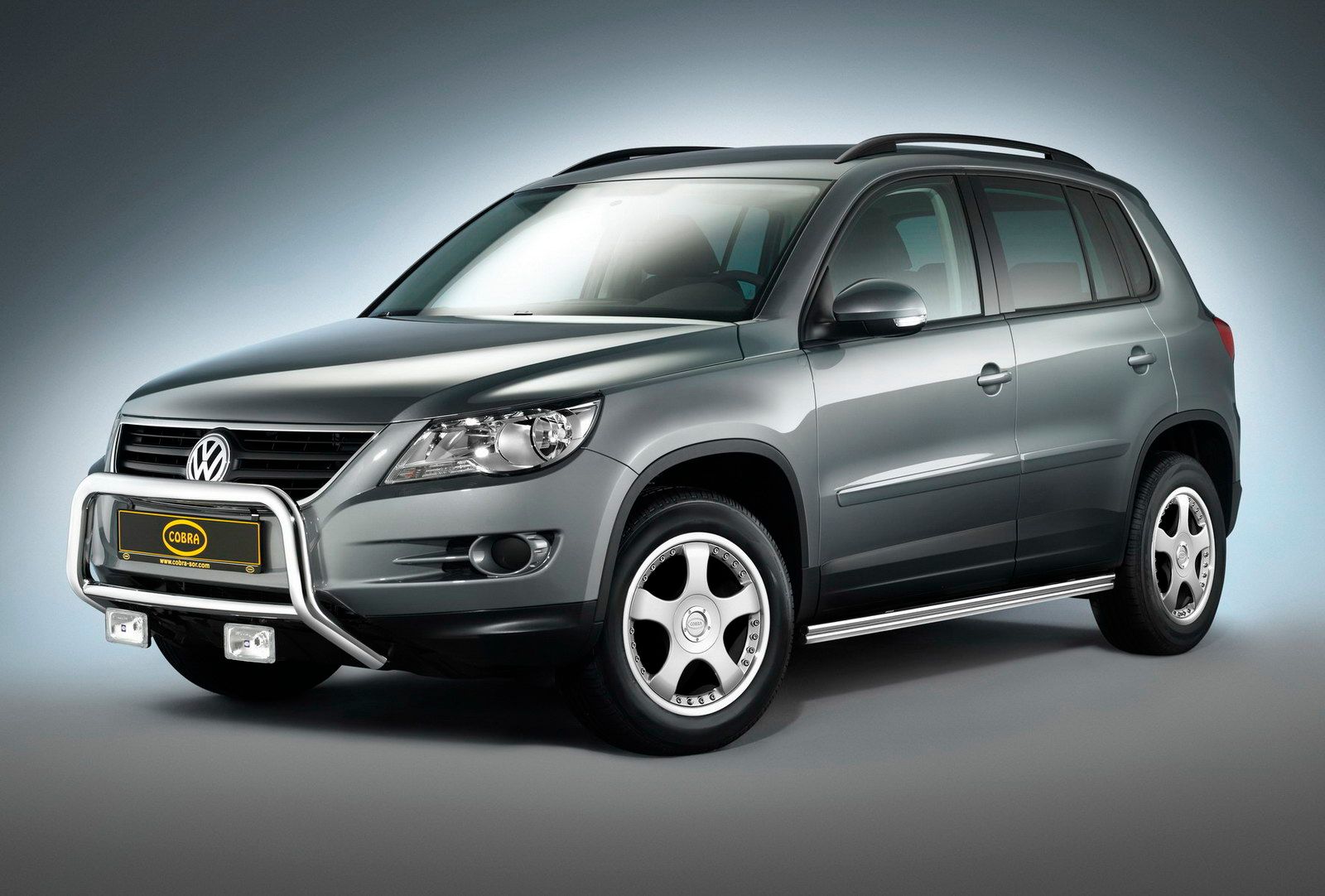 Volkswagen Tiguan by Cobra