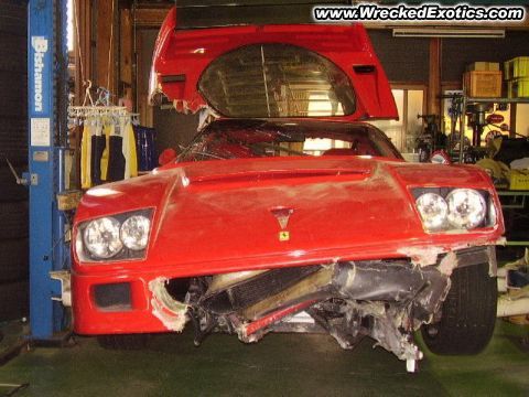 Ferrari F40 crashed