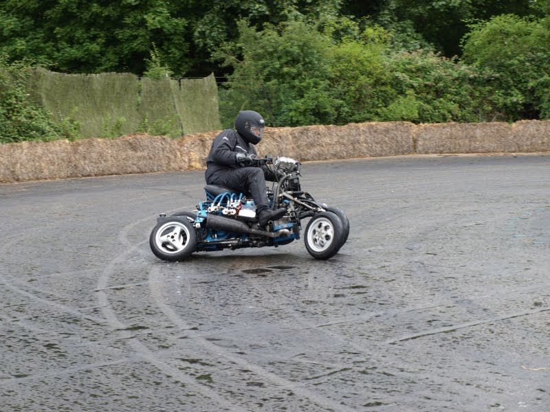 4MC - the four-wheeled motorcycle