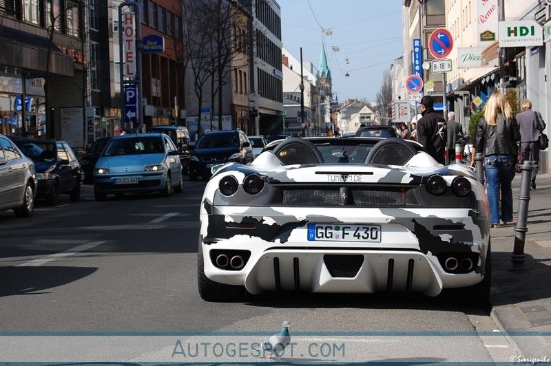 Ferrari F430 Spider spotted with unique wrap