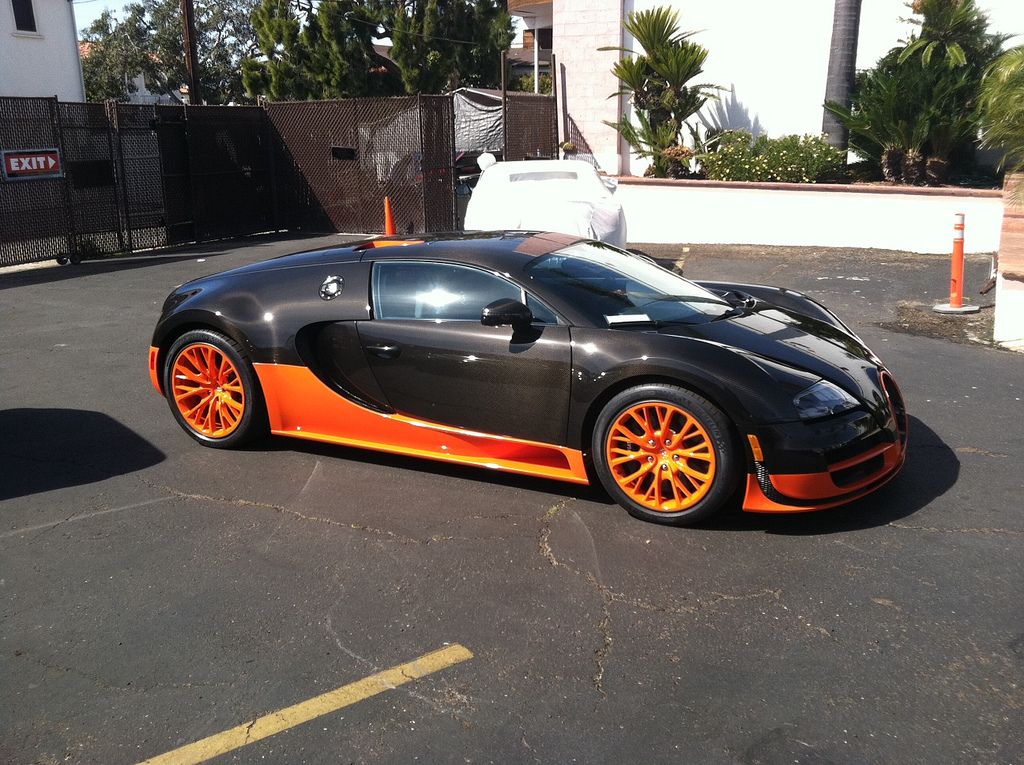 First Bugatti Veyron 16.4 Super Sport delivered to USA