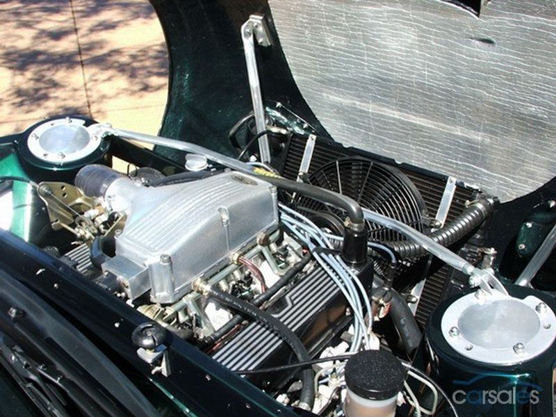 Mazda MX-5 "Bullet Roadster" lives and breathes its V8 engine