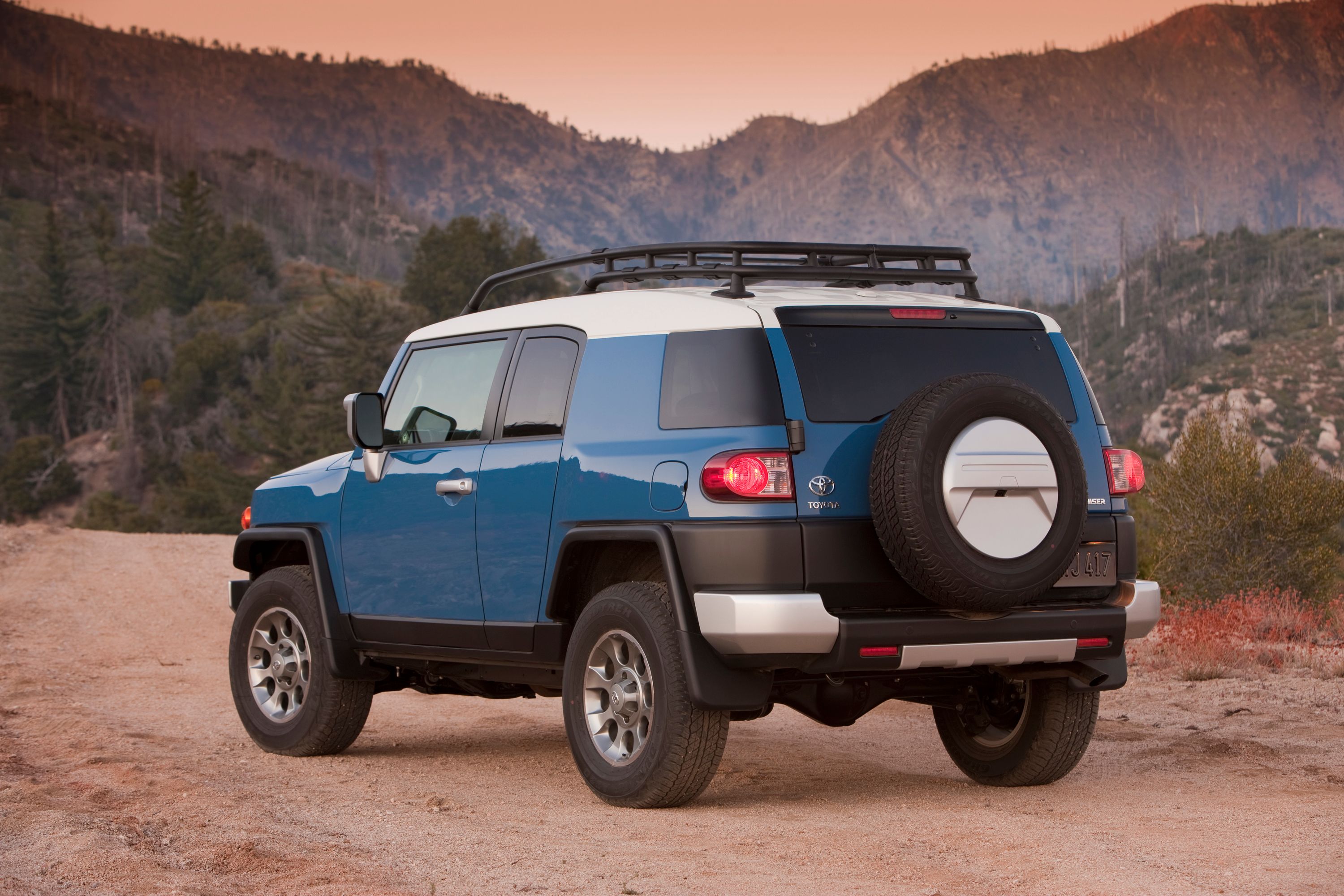 10 Things Every Enthusiast Should Know About the Toyota FJ Cruiser