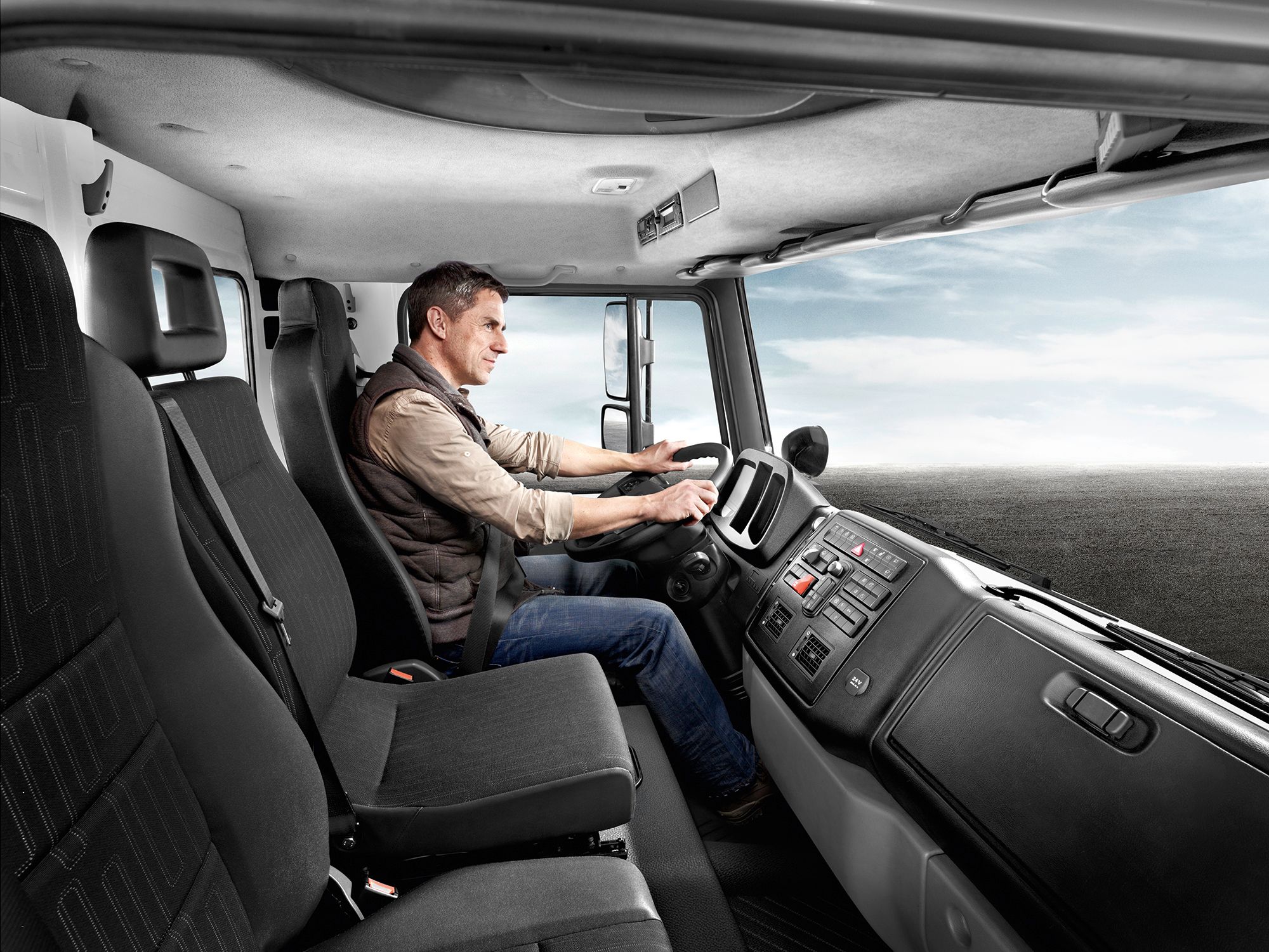 2014 Mercedes-Benz Unimog U5023