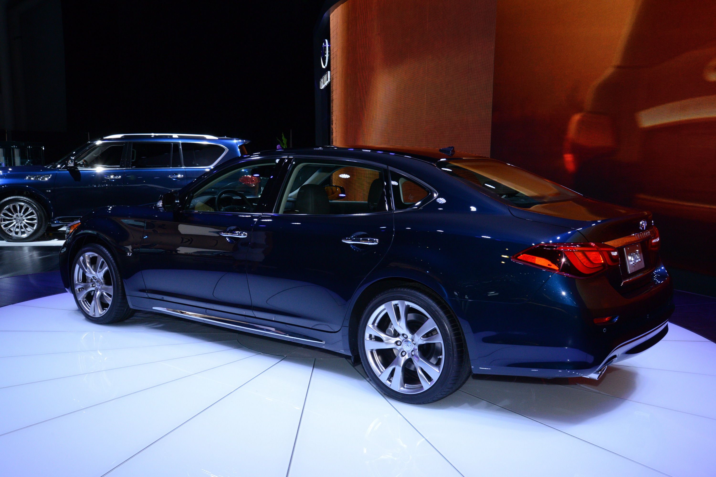 2015 - 2016 Infiniti Q70