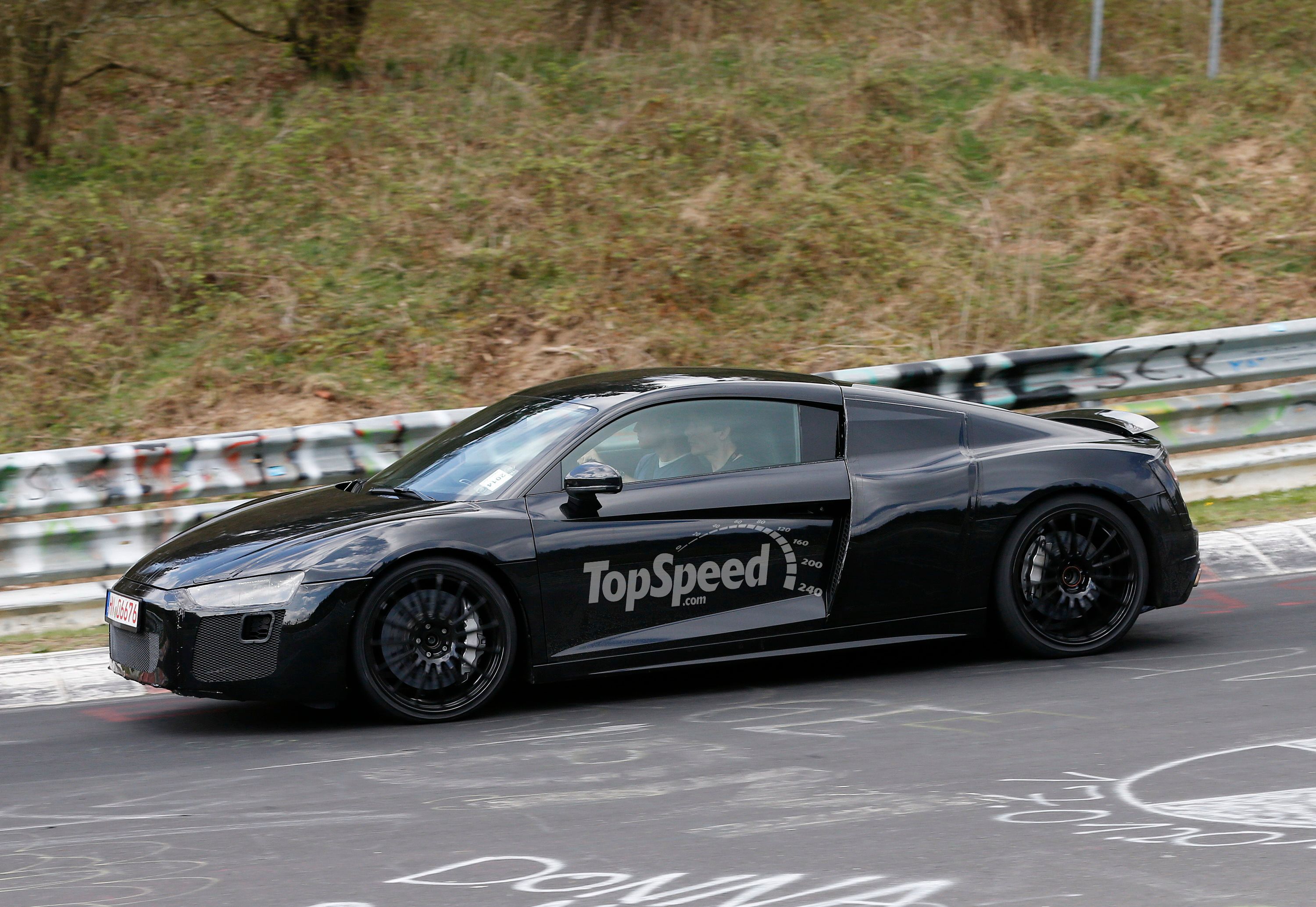 Spy Shots: 2016 Audi R8 Drops Camouflage