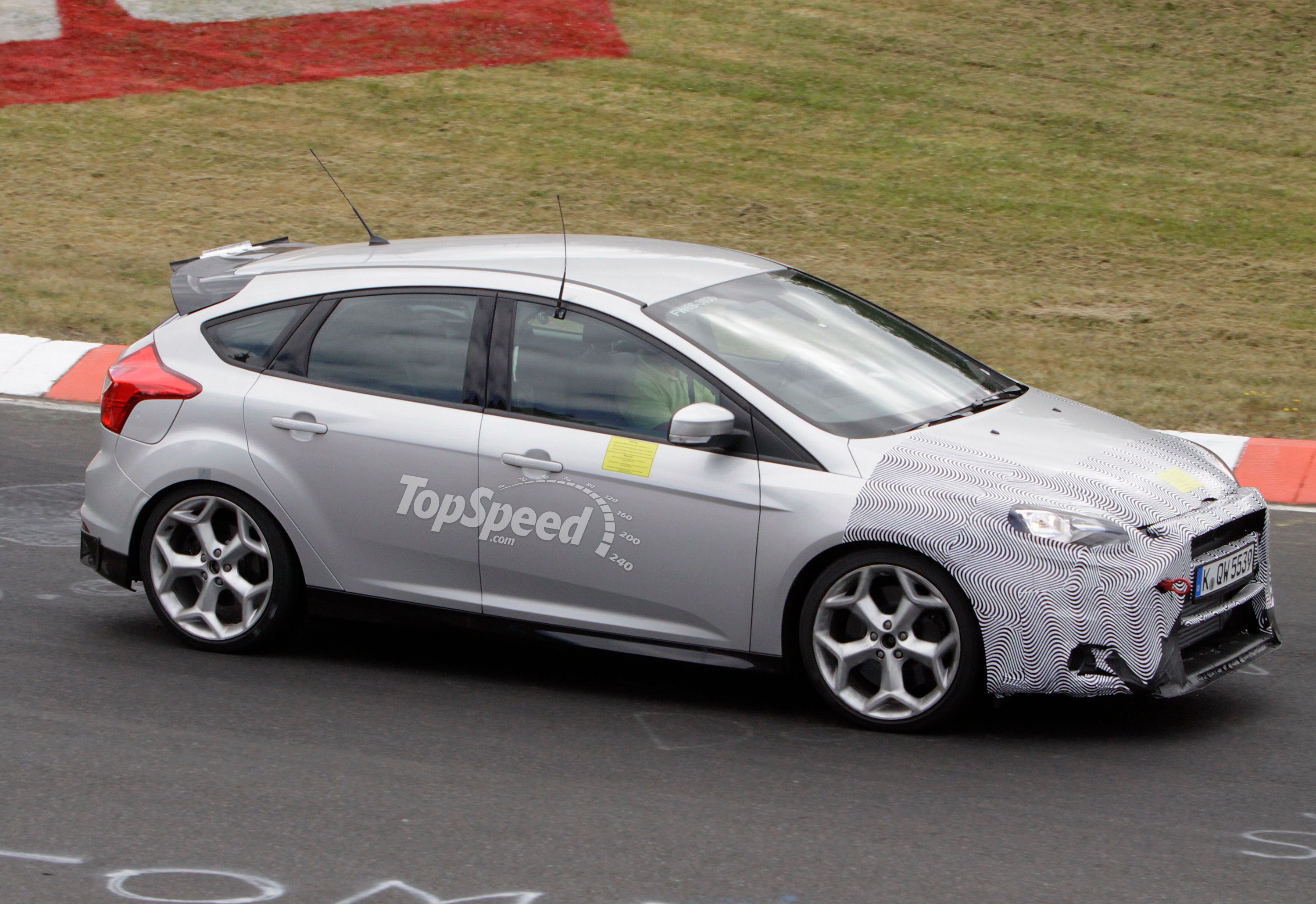 Spy Shots: 2015 Ford Focus RS Caught During its First Testing Session