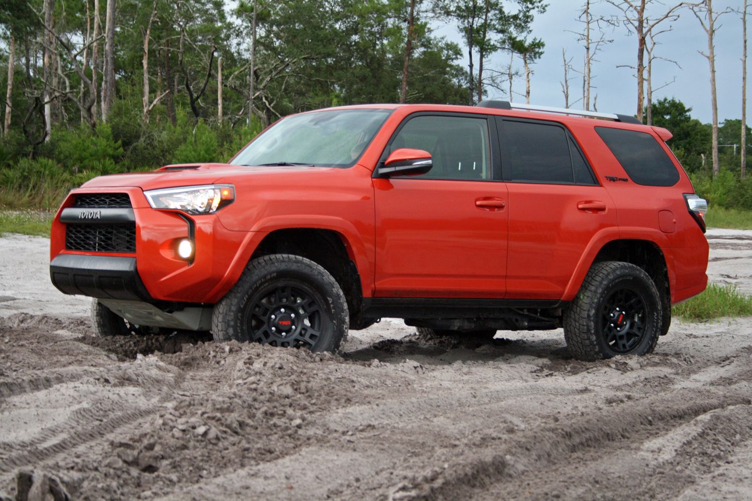 2014 Toyota 4Runner TRD Pro vs. Jeep Wrangler Unlimited