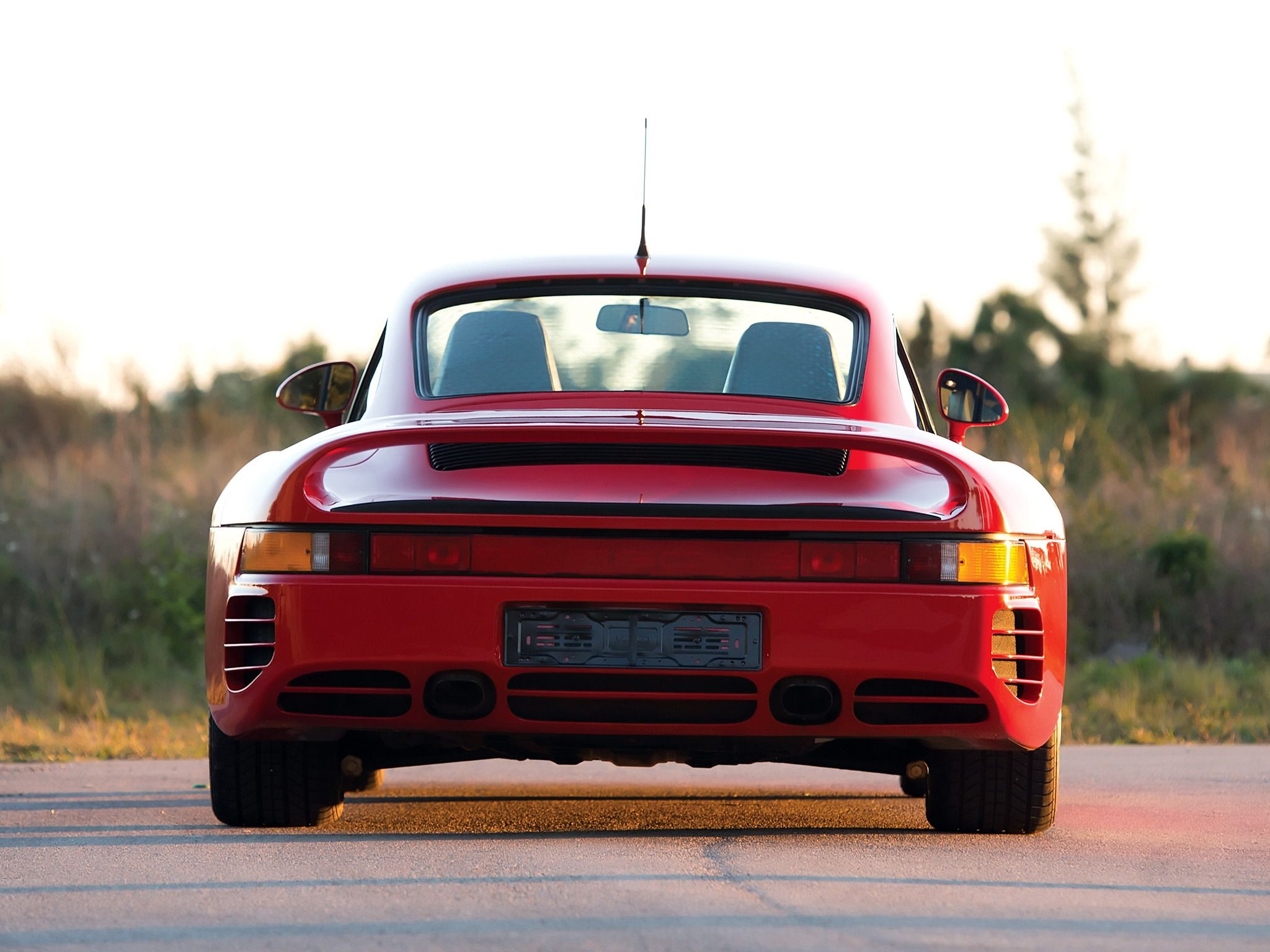 Here's Why Porsche will Bring back the 959 in 2019