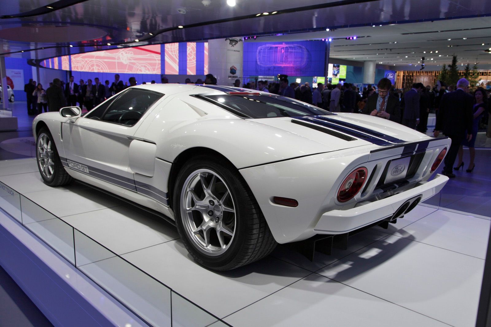 Ford GT - Performance, Price, and Photos