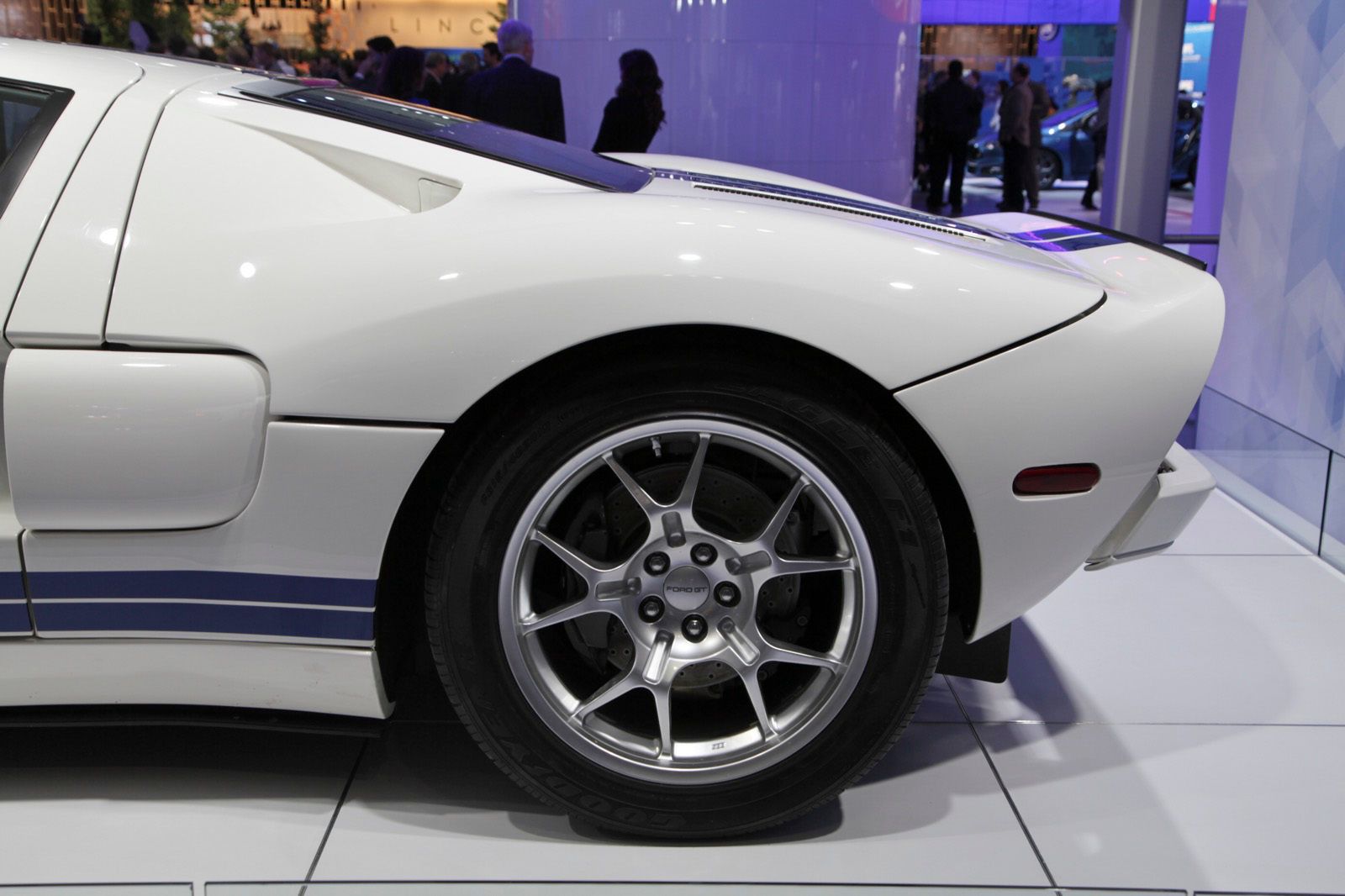 Ford GT - Performance, Price, and Photos