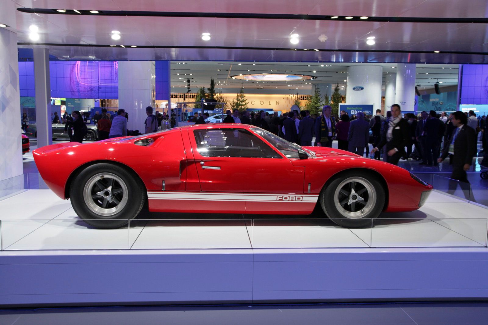 Ford GT - Performance, Price, and Photos