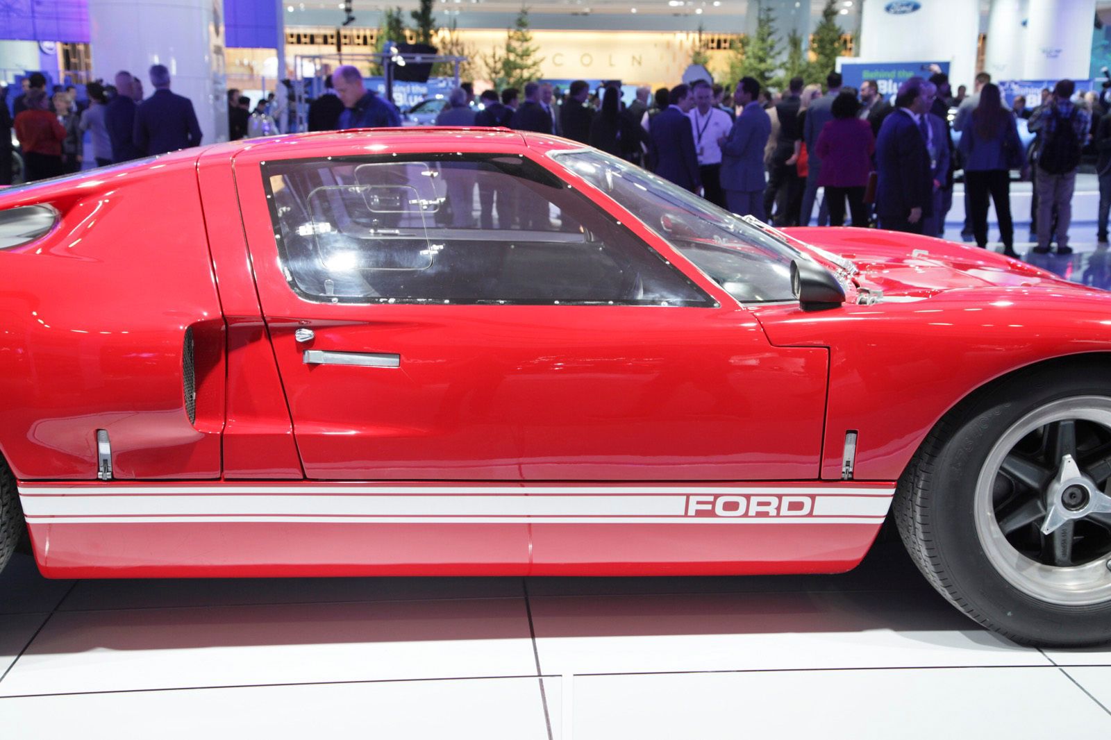 Ford GT - Performance, Price, and Photos