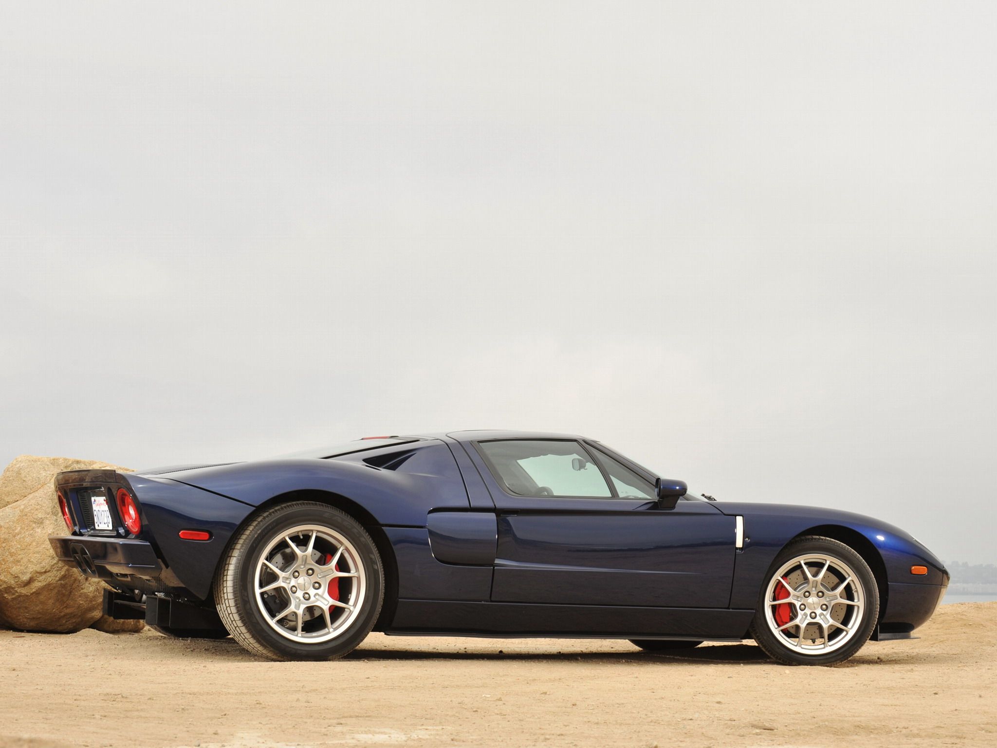 Ford GT - Performance, Price, and Photos