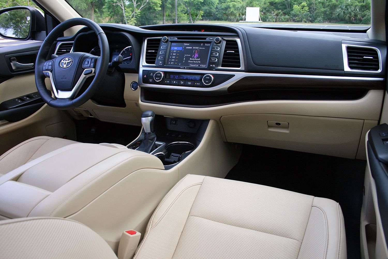 2015 Toyota Highlander Hybrid - Driven