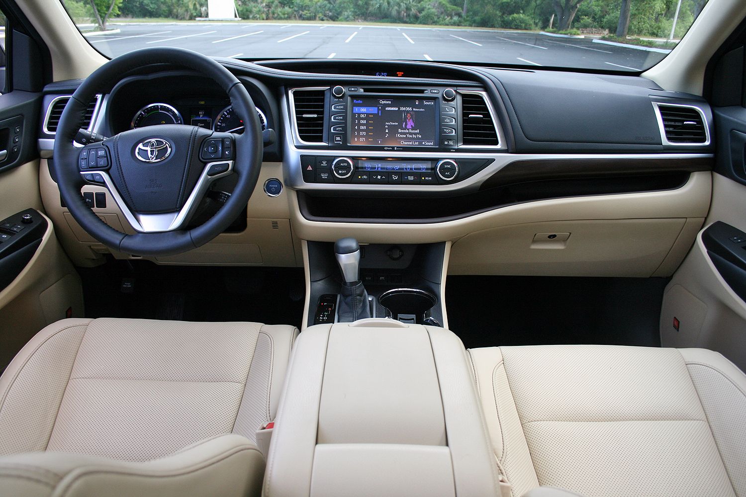 2015 Toyota Highlander Hybrid - Driven