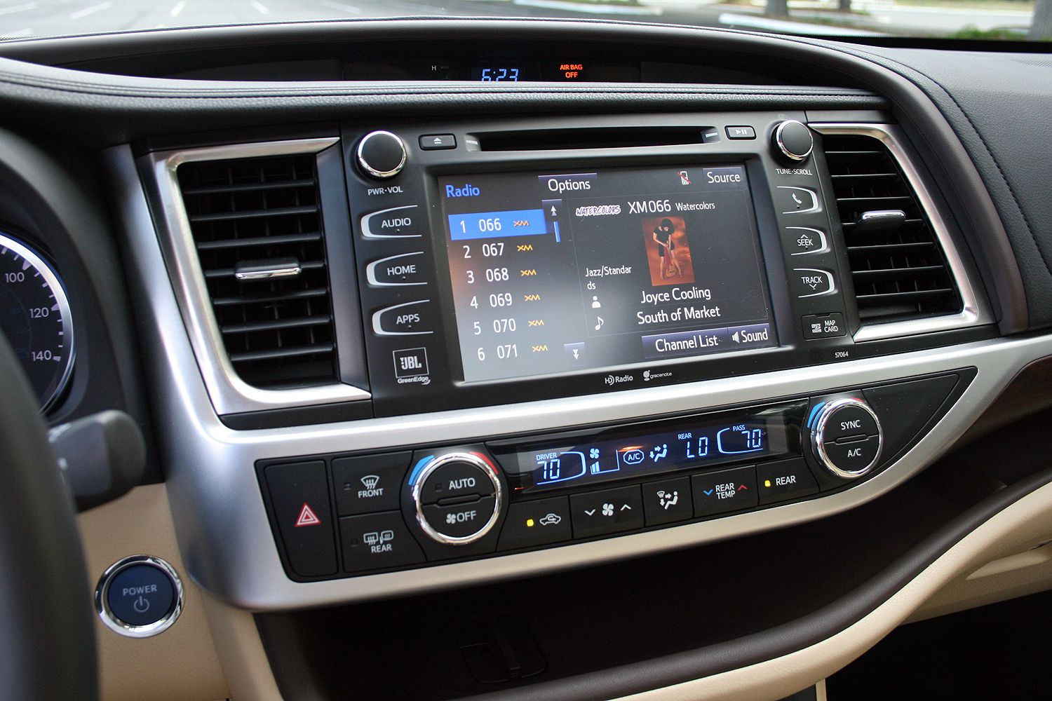 2015 Toyota Highlander Hybrid - Driven